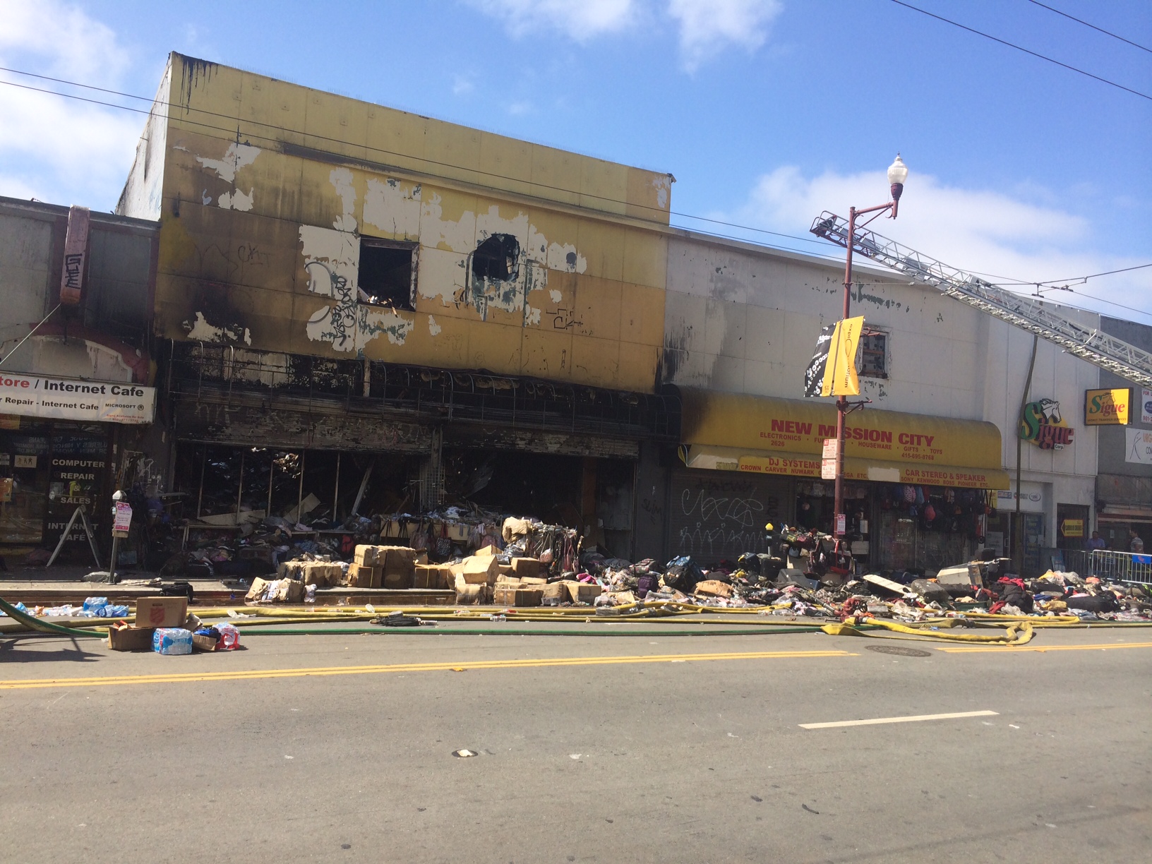 Burned-Out Mission Street Shops to Be Torn Down | Uptown Almanac