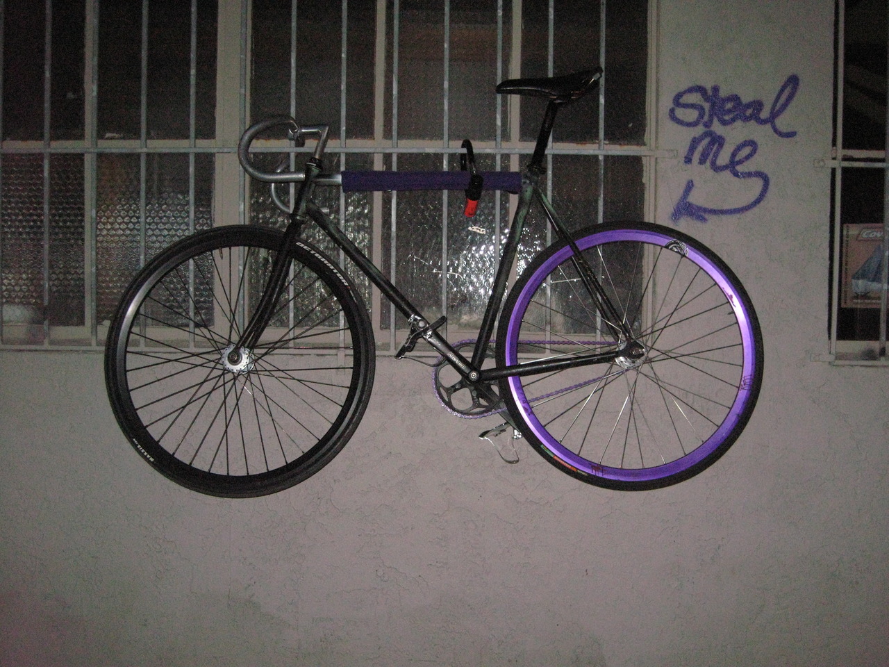 Graffiti is So Much Nicer When You Color Coordinate it With Your Fixed ...